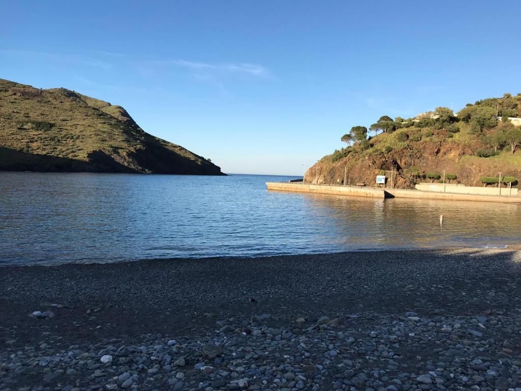Apartaments Portbou Costa Brava, Portbou (updated prices 2025)