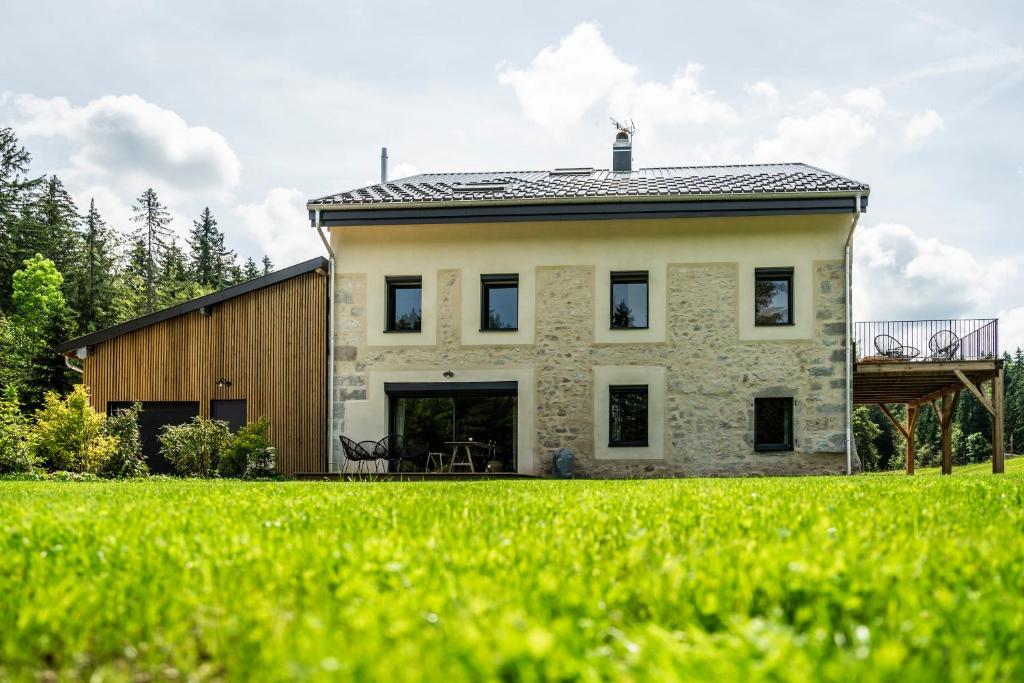 Gite de charme dans ancienne ferme en pierre, Prémanon (updated prices ...