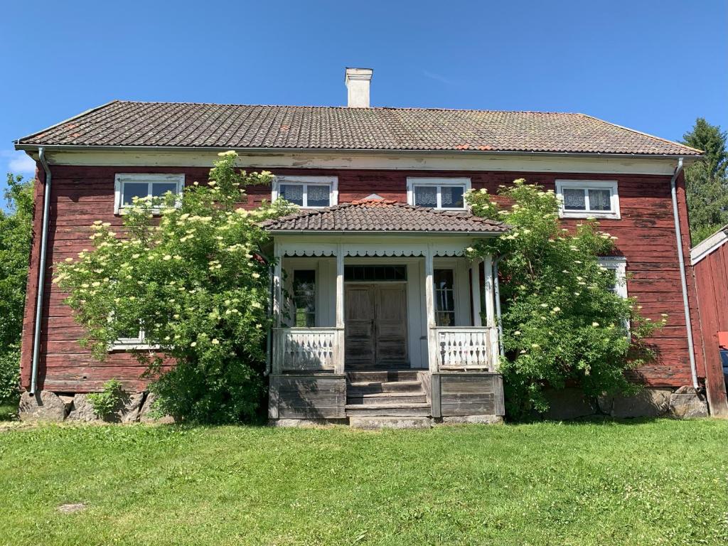 Timmerhus från 1849 på gården Jon-Anunds i Järvsö, Järvsö (precios ...