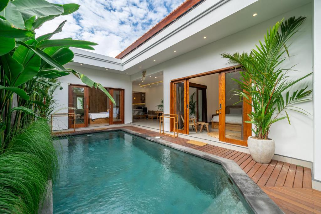 Canggu Villa with Pool & Kitchen- New Listing - Perfect Getaway, Canggu (updated prices 2025)