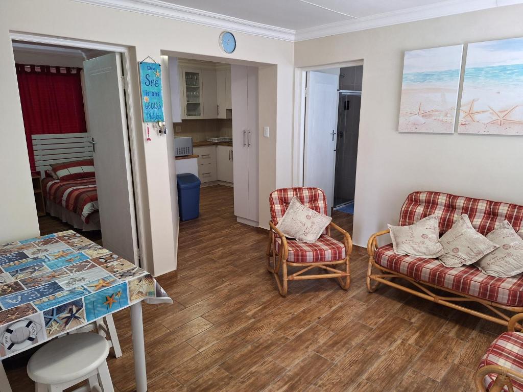 Cosy beach house in Diaz, Mossel Bay (updated prices 2025)
