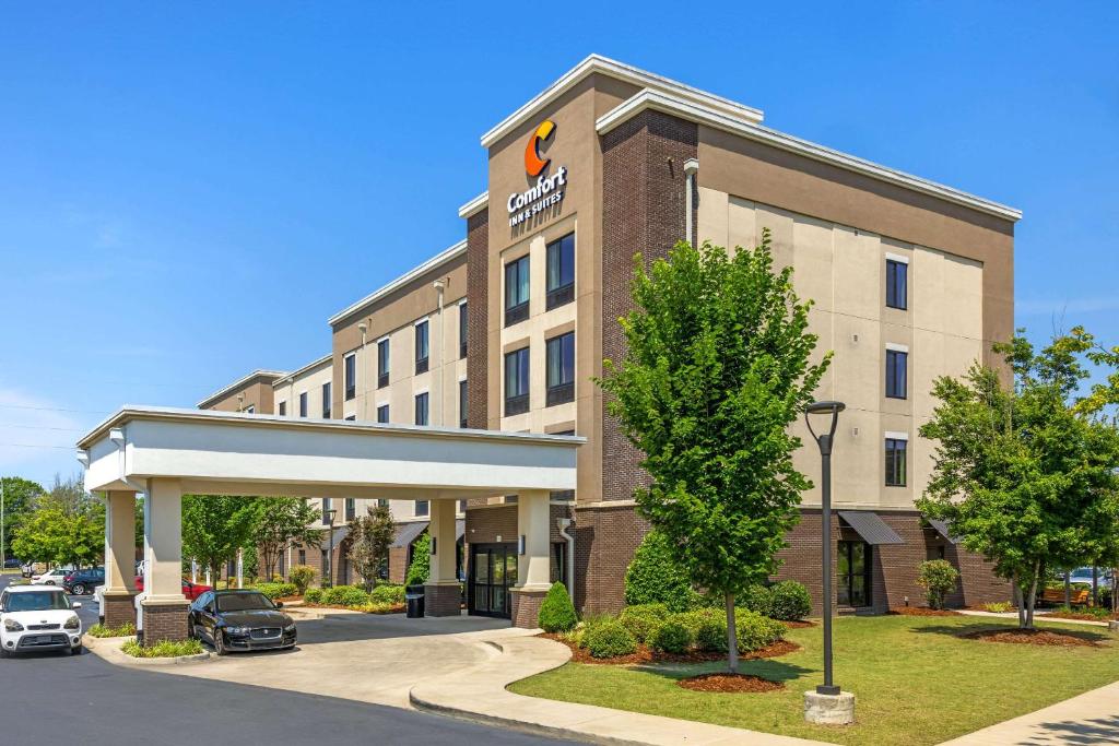 Comfort Inn & Suites At CrossPlex Village, Birmingham (updated prices 2025)