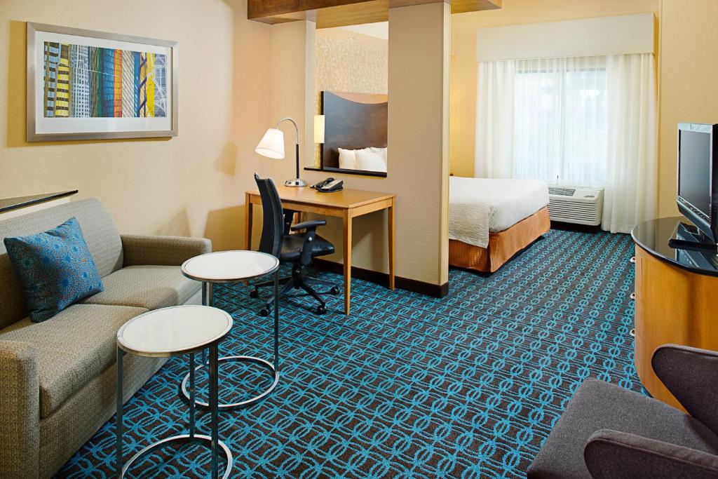 Fairfield Inn & Suites by Marriott San Antonio SeaWorld / Westover ...