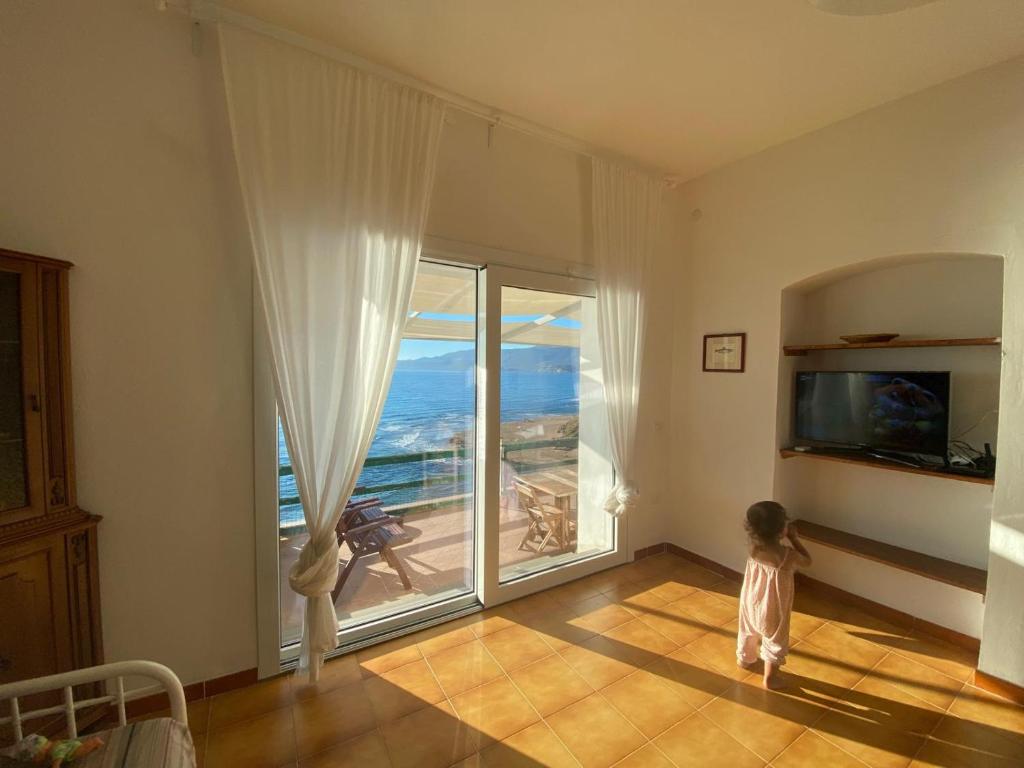 CASA SUL MARE con splendida vista e accesso diretto alla spiaggia ...
