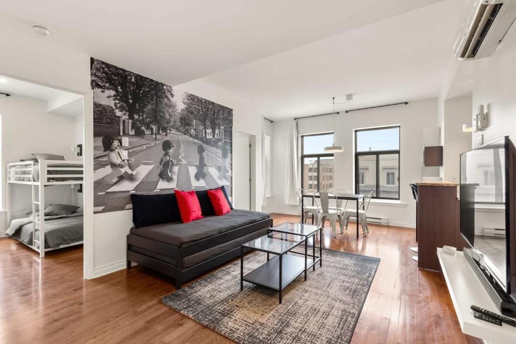 M11 The LEGO Suite 2BRSofaBed in Prime Location, Montréal (updated ...
