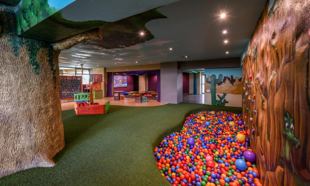 Generations Riviera Maya Family Resort Catamaran, Water Park, All ...