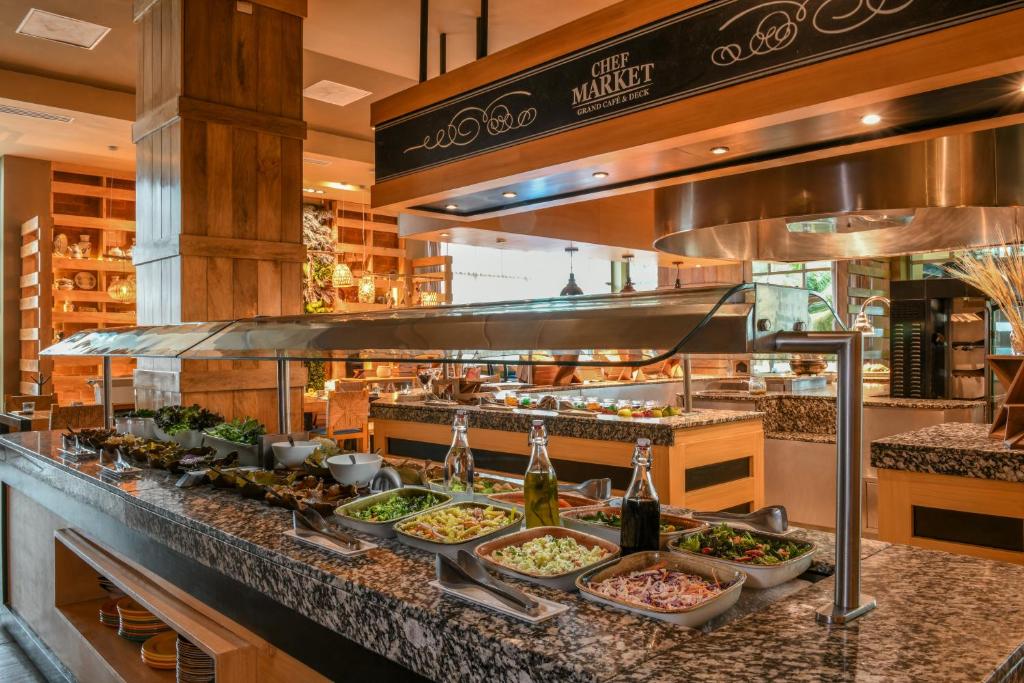 Generations Riviera Maya Family Resort Catamaran, Water Park, All ...