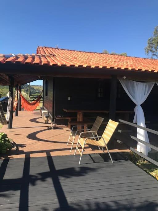 Chalé rústico de madeira perto de cachoeira, Bueno Brandão (updated ...