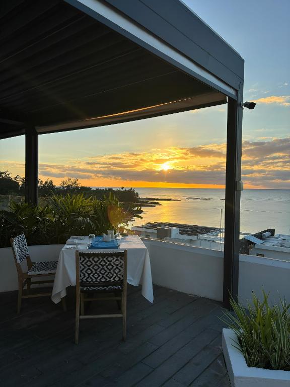 Ocean V Hotel, Pereybere (updated prices 2025)