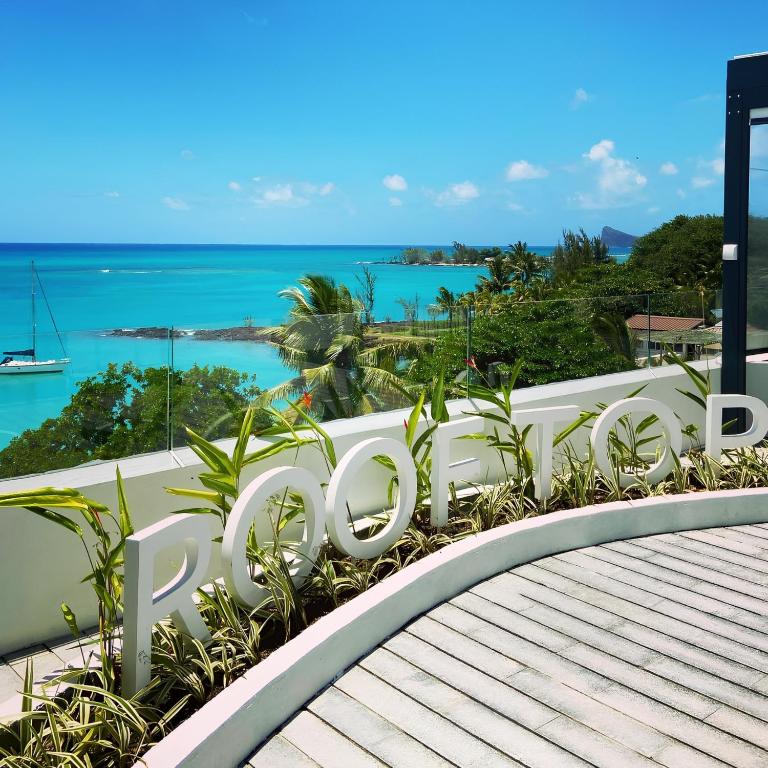 Ocean V Hotel, Pereybere (updated prices 2025)