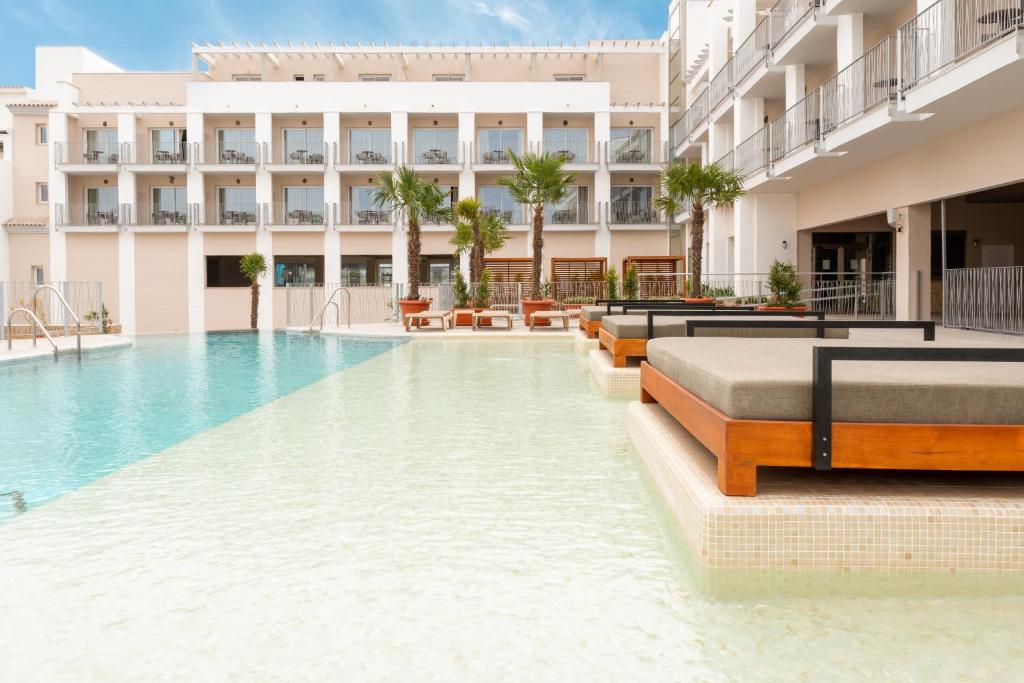 Event Tarifa by QHotels - Adults Recommended, Tarifa (updated prices 2025)