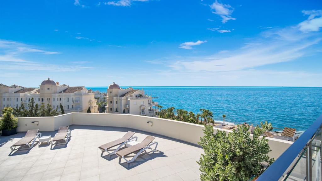 Splendid view Cosmo Beach between Cancelada and Estepona, Estepona ...