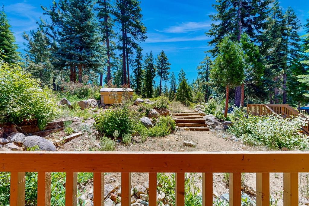Kings Run Retreat, Tahoe Vista (updated prices 2026)