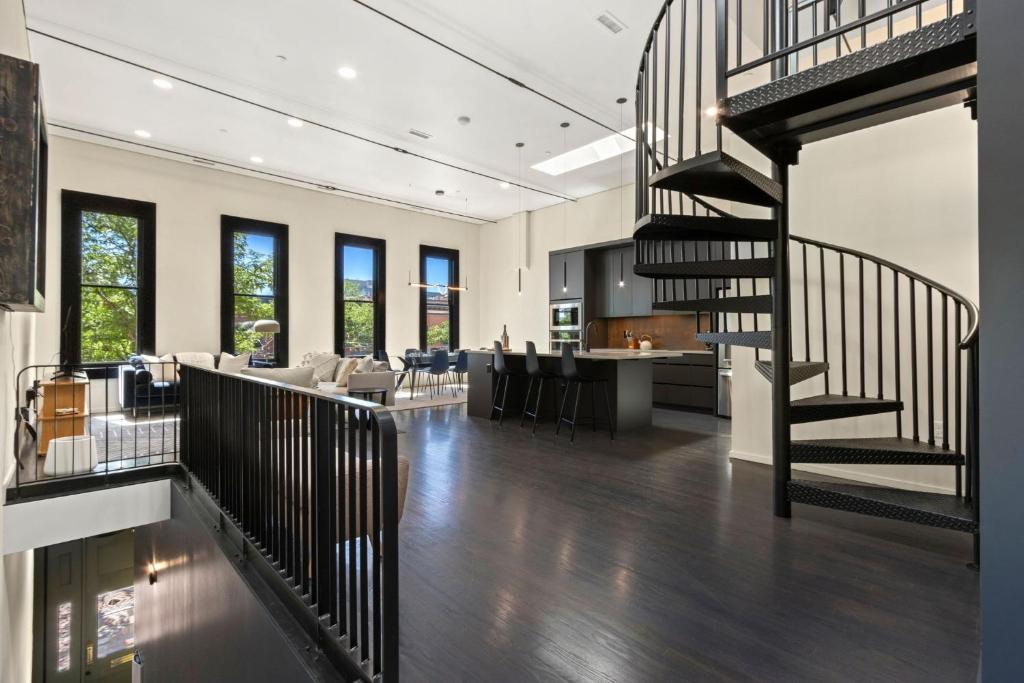 NEW! Modern Scandinavian Loft in Old Town Square, Fort Collins (updated ...