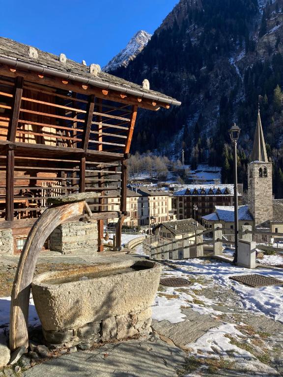 Stilish wooden chalet fully renovated near the lifts, Alagna Valsesia ...