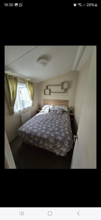 8 berth caravan Martello Beach Clacton, Jaywick Sands (updated prices 2025)
