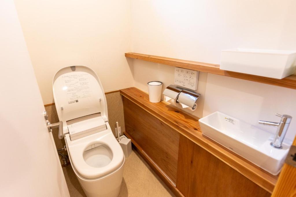 ako house, Goto (updated prices 2025)