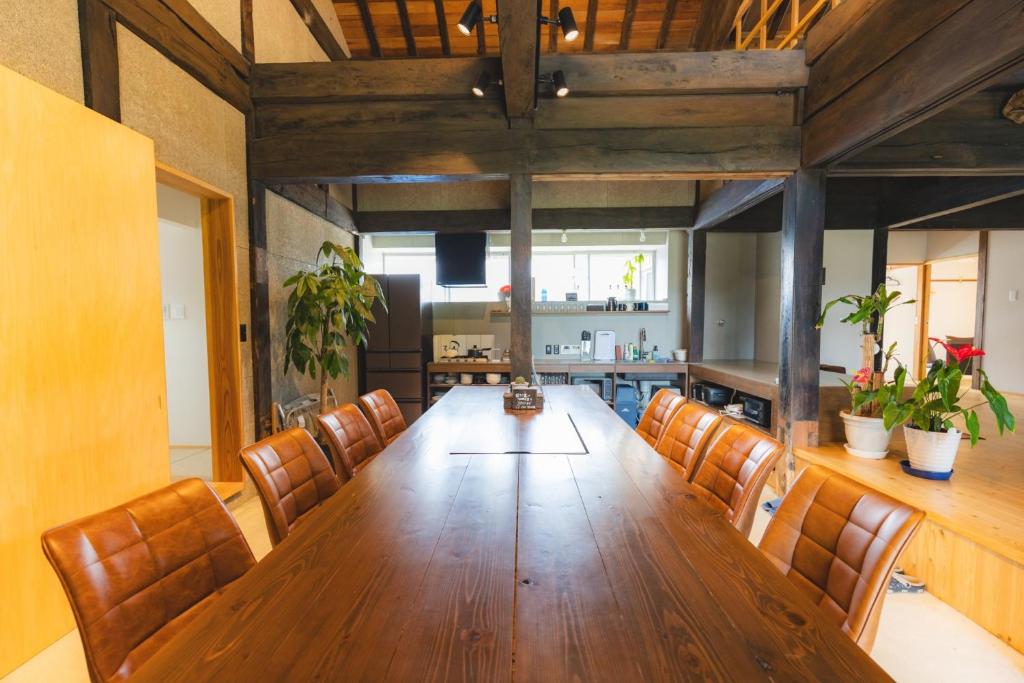 ako house, Goto (updated prices 2025)