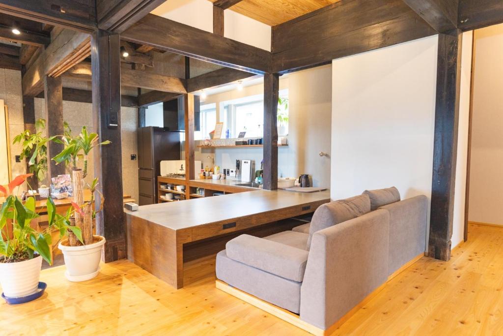 ako house, Goto (updated prices 2025)