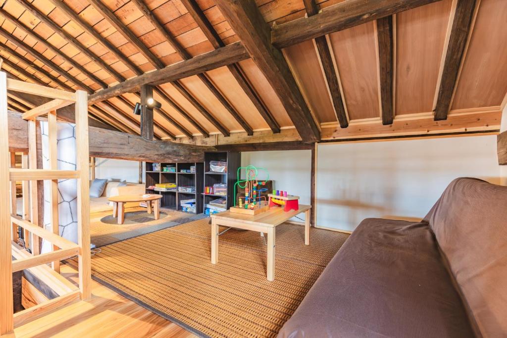 ako house, Goto (updated prices 2025)