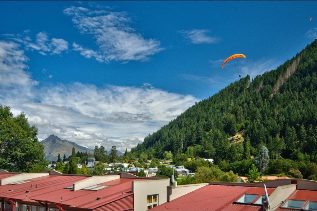 Just the Spot a 500m stroll to Queenstown CBD, Queenstown (updated ...