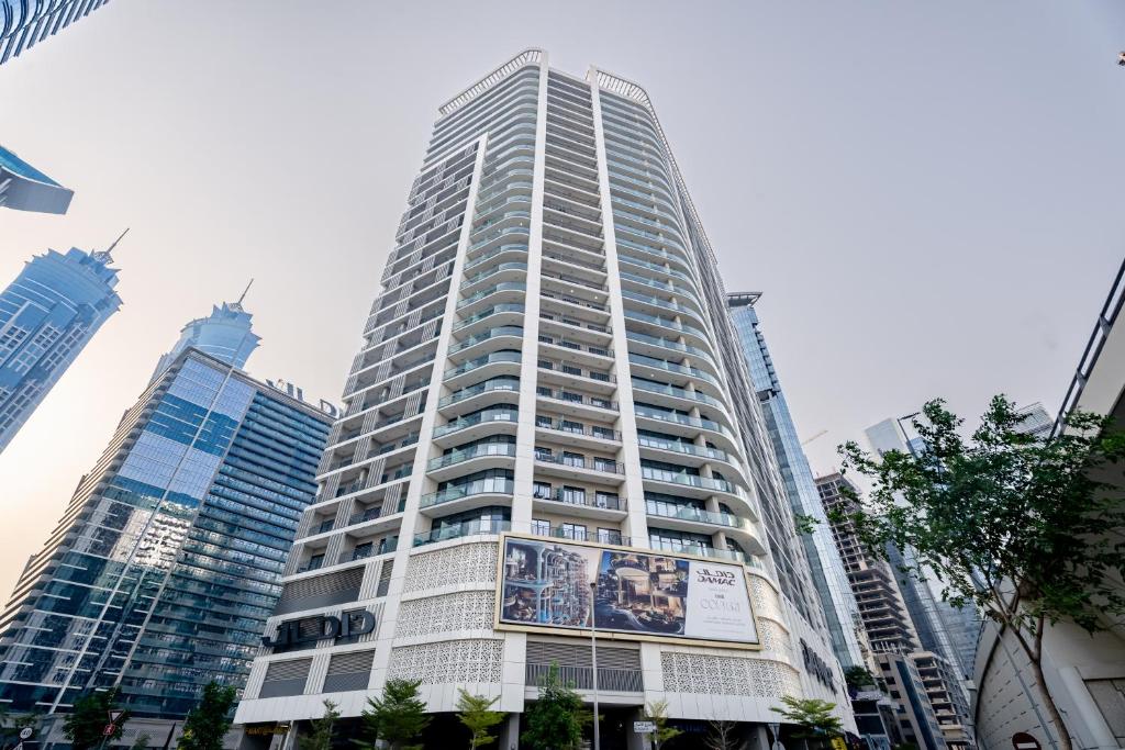 Zada Tower 1BR in Business Bay near Metro & Burj Khalifa Dubai - Escape ...