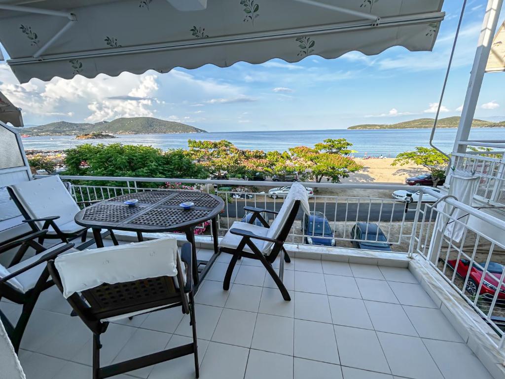 Peramos Thea, Néa Péramos (updated prices 2025)