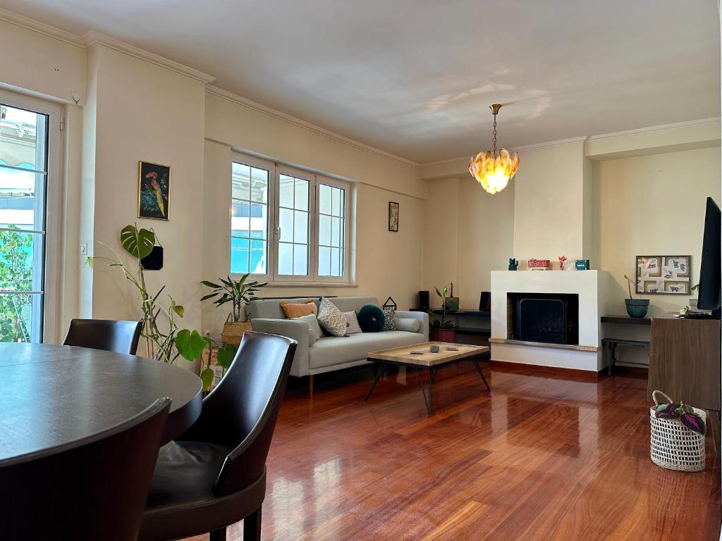 Unique Fox Paradise Duplex, Athens (updated prices 2025)