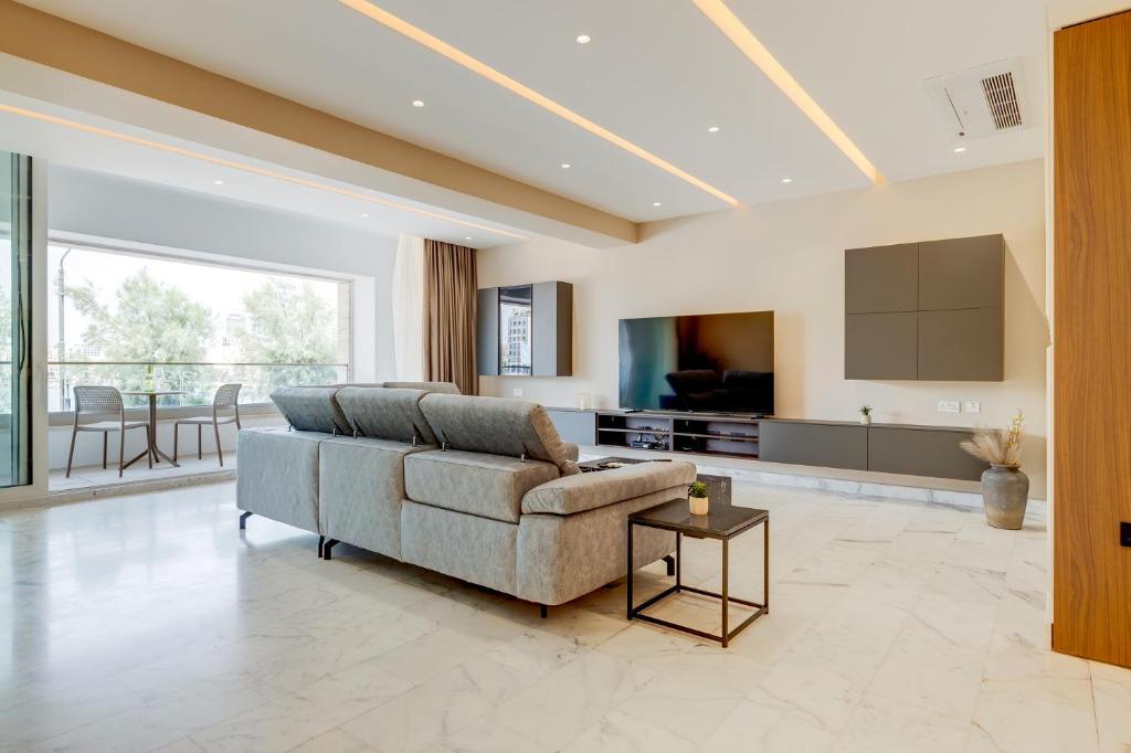 Premier Seafront Living: Ultra-Luxury in Sliema, Sliema (updated prices ...
