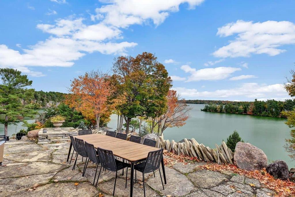 Badger's Sett - Estate on point with hot tub, Battersea (updated prices ...