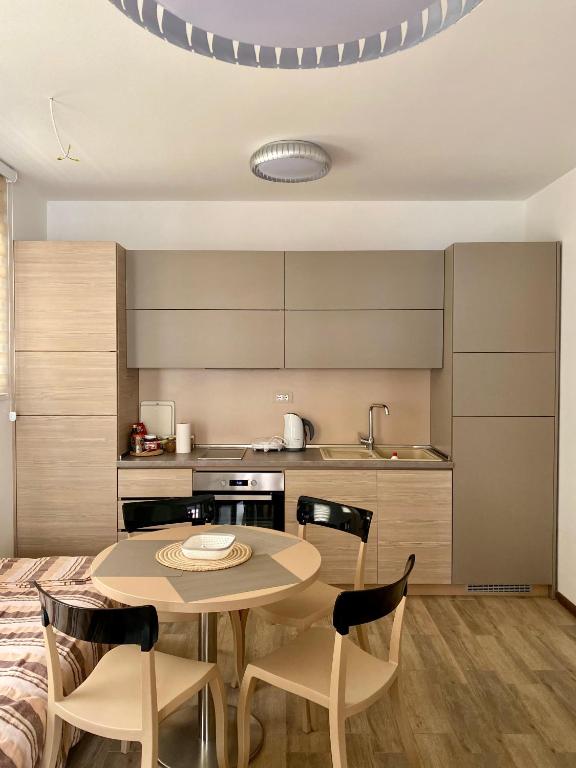 Studio Prima-Modern Cozy Studio, 4 min to Beach, Pržno (updated prices ...