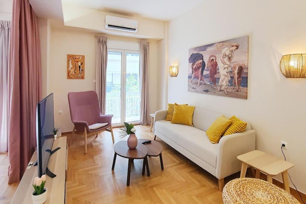 Cozy koukaki apartment, Athens (updated prices 2025)