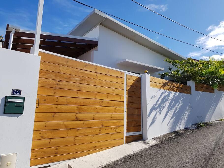 Case Terre Sainte - Maison meublée F3, Saint-Pierre (updated prices 2026)