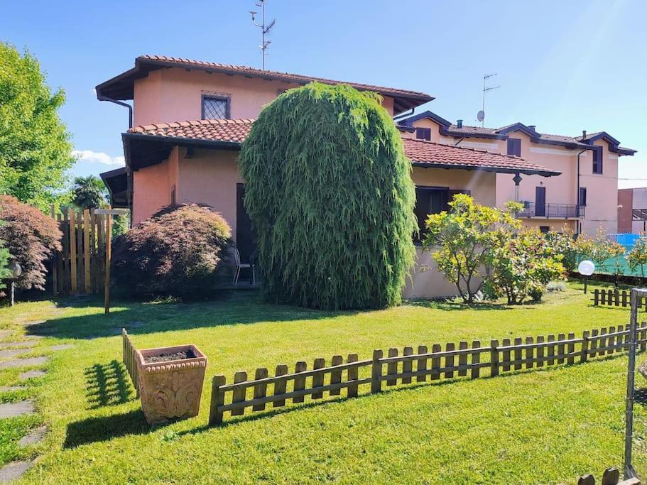 ReBea, Porzione di villa con giardino, Castronno (updated prices 2025)