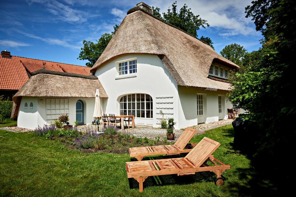 Reetdach-Villa mit Blick in die Natur - 160m² Entspannung pur, Jersbek ...