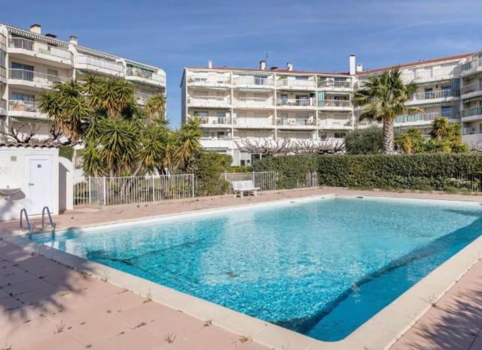 Studio lumineux, terrasse, piscine proche plages, Fréjus (updated ...