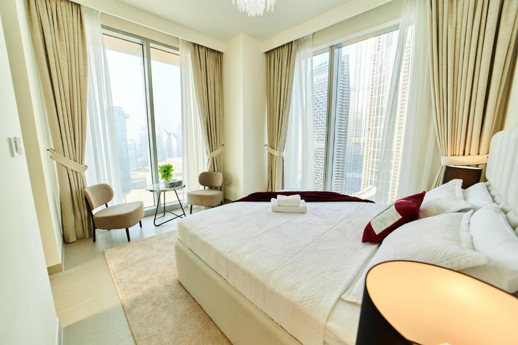 SVIZONA Premium 3BR Suite with Iconic Burj Khalifa, Dubai Fountain & Opera Views, Downtown Dubai ...
