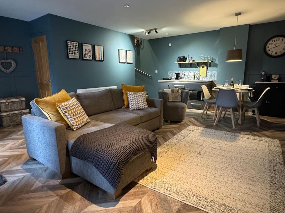 Stylish House with hot tub, Dalry (updated prices 2026)