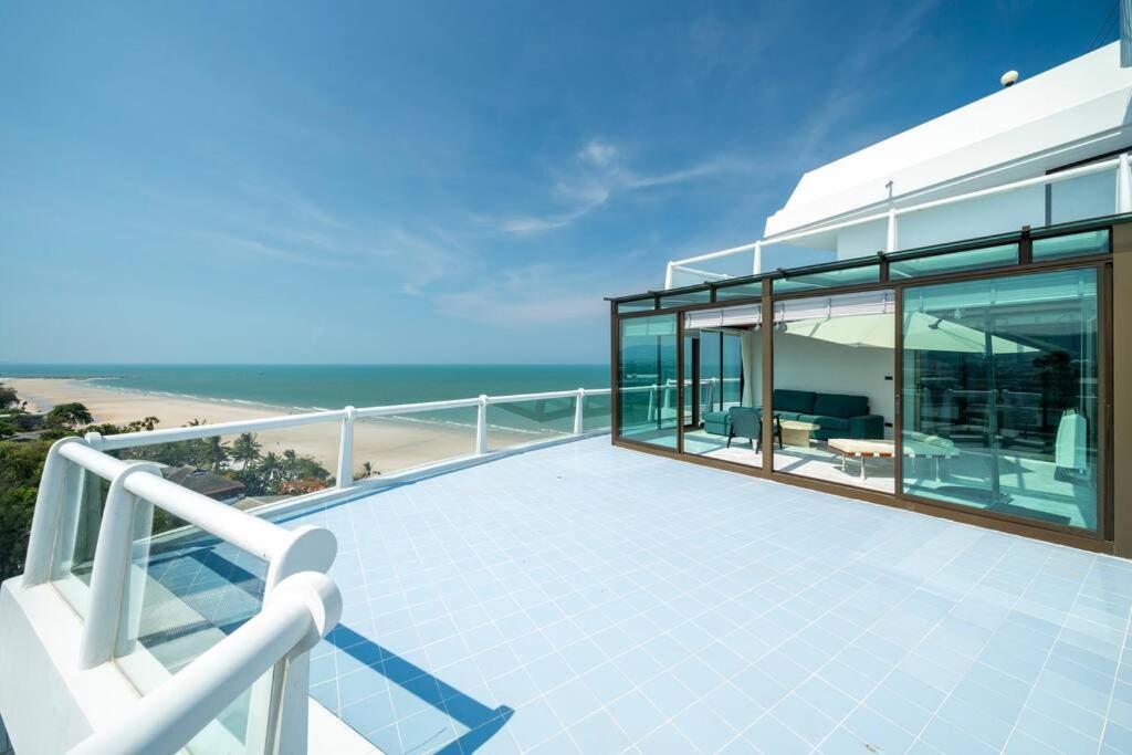 4BR Seaview 360 Penthouse 11F, Hua Hin (updated prices 2026)