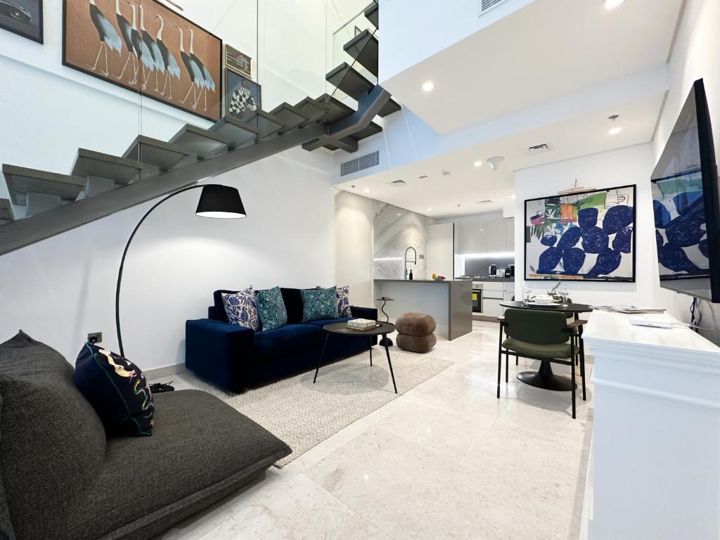 Trophy - Elevated Living in Luxurious Business Bay Loft, Dubai (updated ...