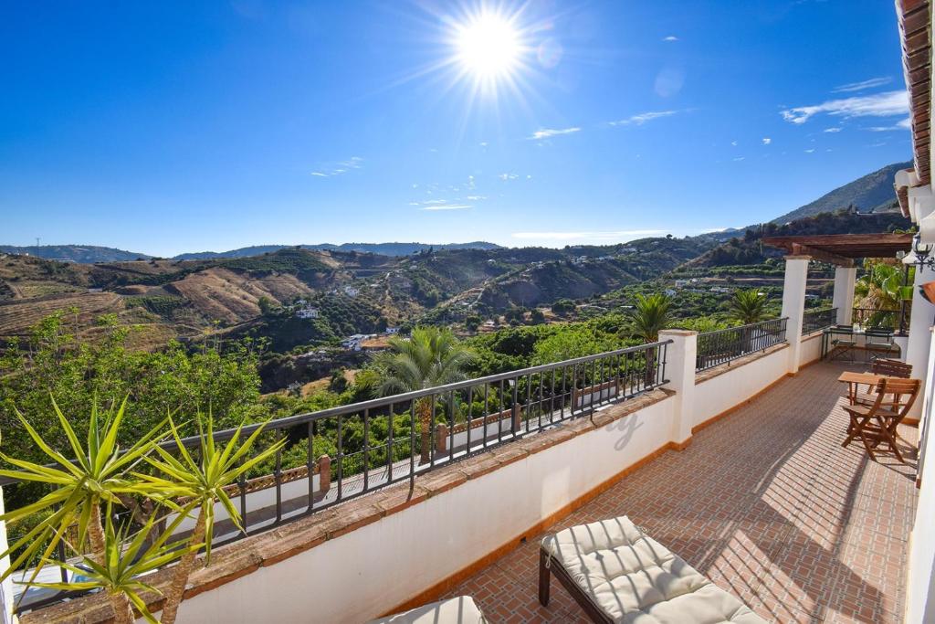 La Fuente APT 4, Frigiliana Amazing 3 bedroom 2 bthroom Family ...