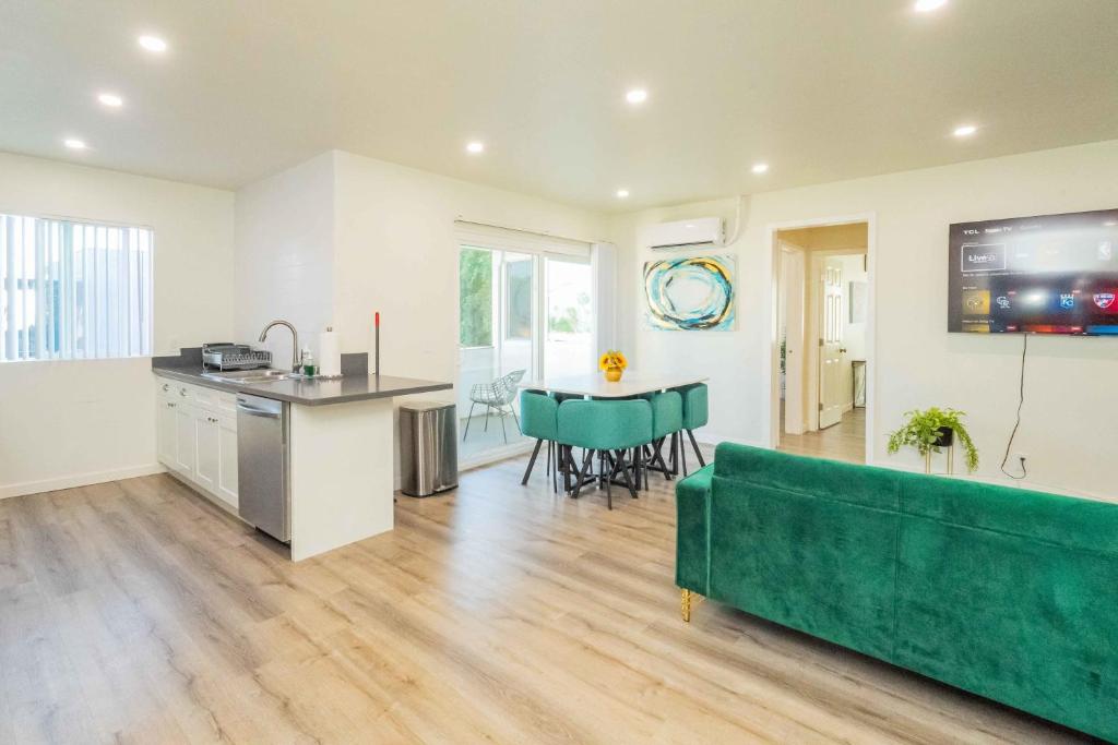 2B2B New Remodel King Bed, Altadena (updated prices 2025)