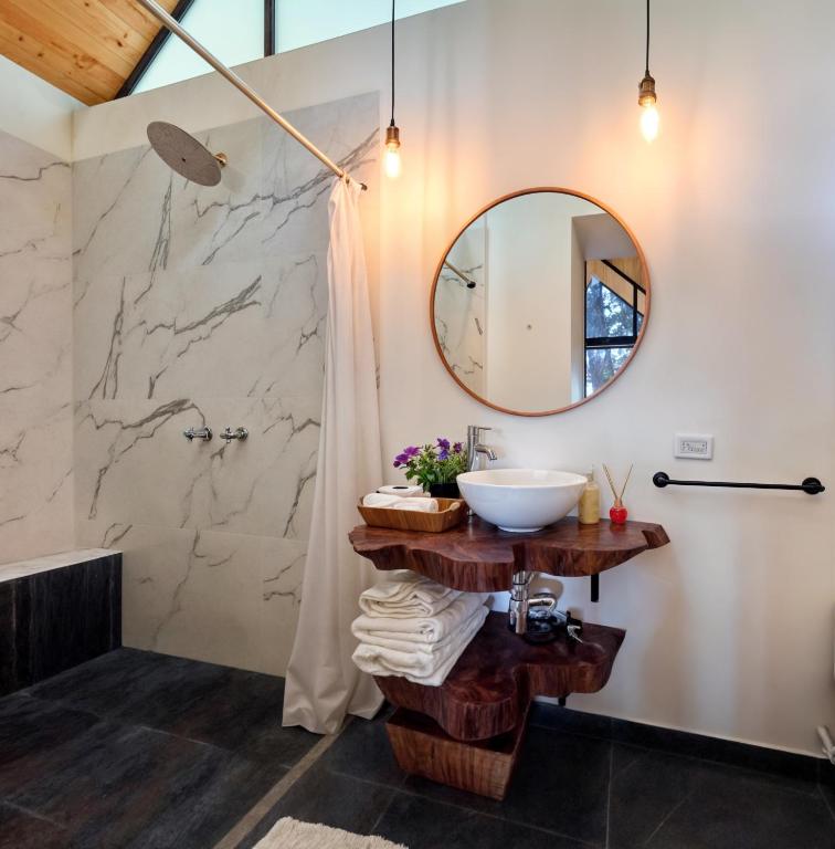 Tree House, Cabaña privada con Jacuzzi, Guatapé (updated prices 2025)