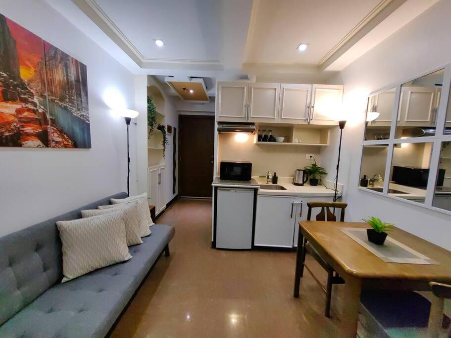 1BR Condotel Ridgewood Towers Taguig City #RW05, Manila (updated prices ...