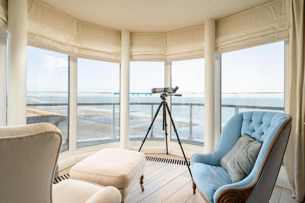 Huswell - Stunning penthouse with amazing view and parking, Knokke ...