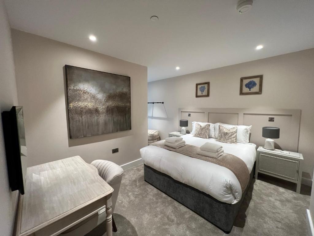 The Monochrome Suite at Ryedale House, York (updated prices 2026)