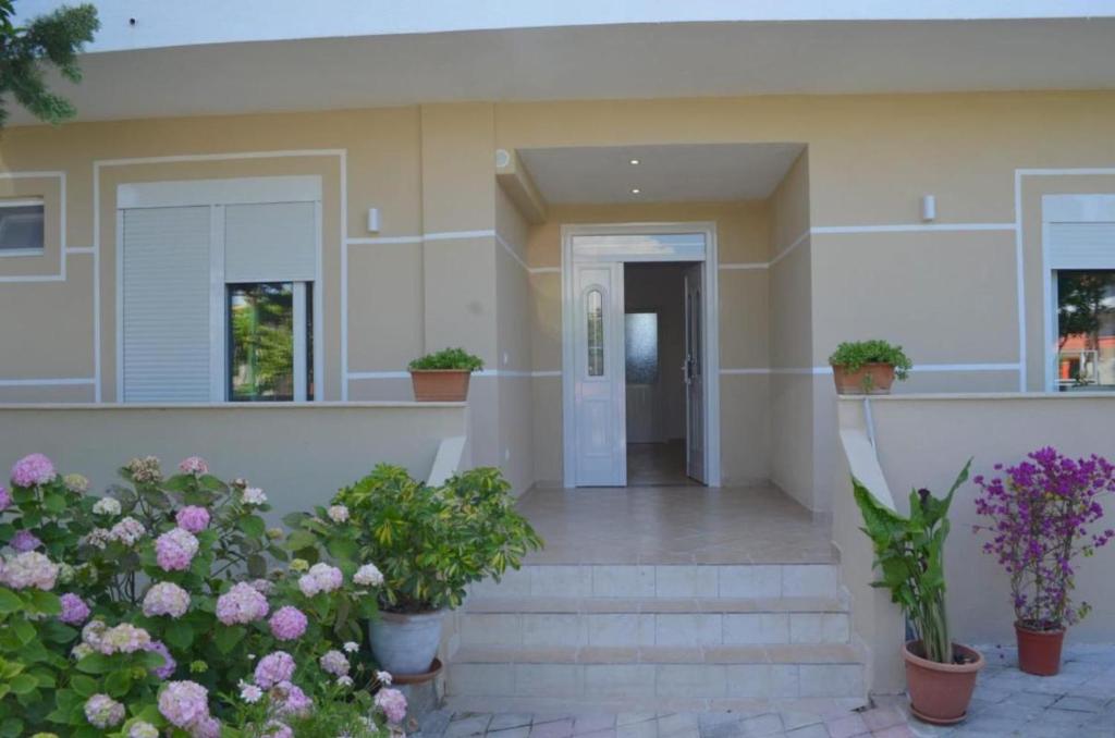 Room in Guest room - welcomen in Vila Sinomati - room 3, Vlorë (updated ...