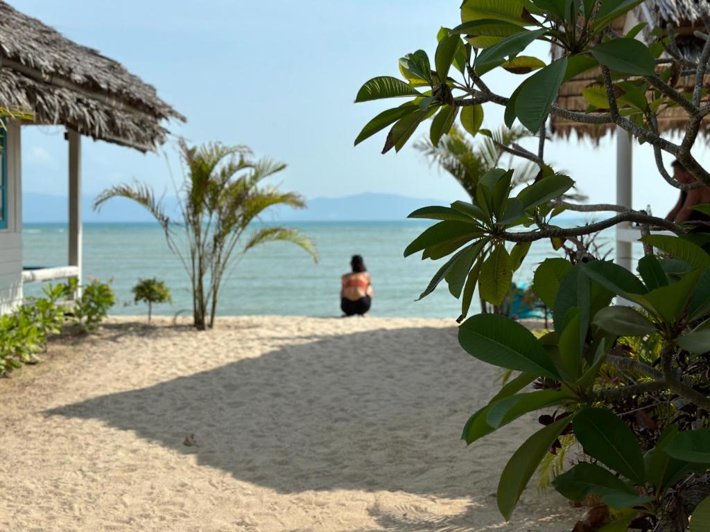 Sand Terrace Beach Bungalows, Ban Tai (updated prices 2025)