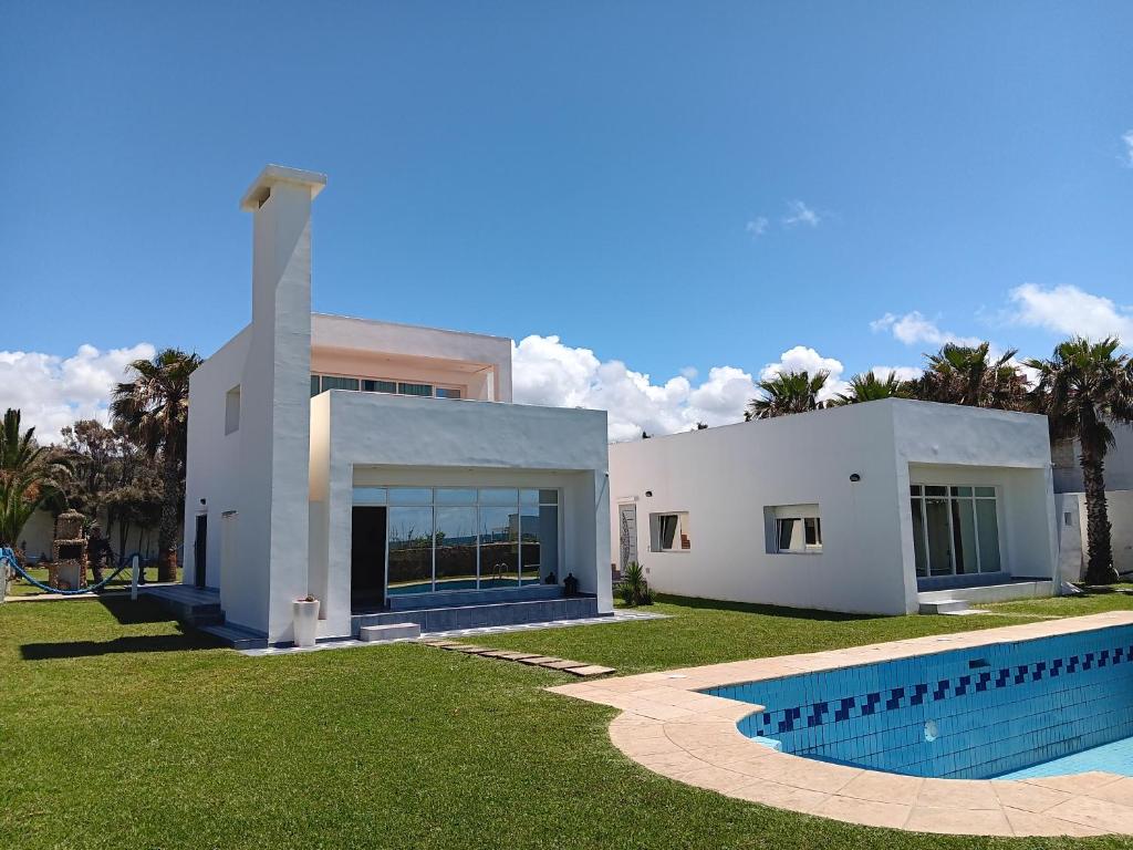Villa familliale devant la plage, Tangier (updated prices 2025)