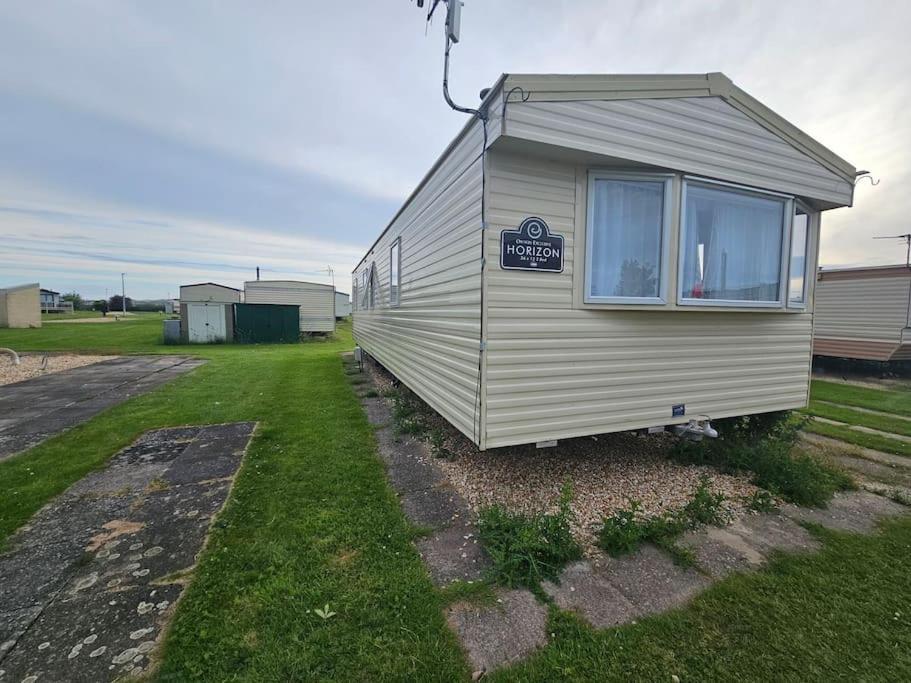 3 bedroom caravan close to beach and fantasy island, Ingoldmells ...
